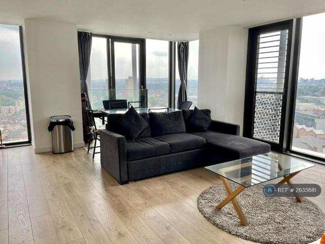 Stratosphere Tower, London, E15 2 bed flat to rent £2,780 pcm £642 pw