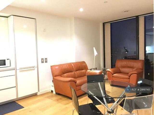 Strata Building, London, SE1 1 bed flat to rent £2,200 pcm £508 pw