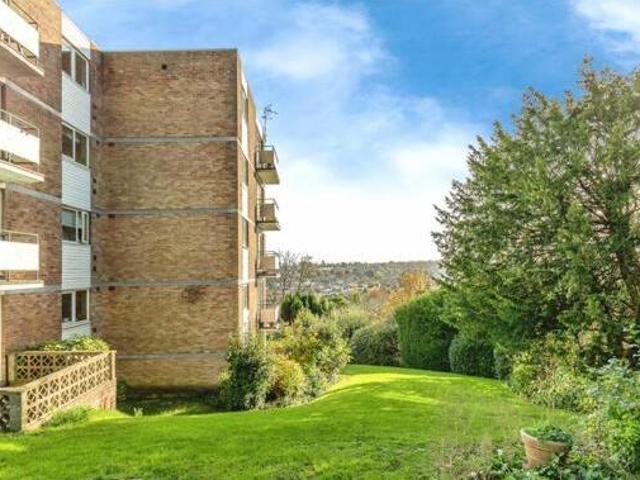Stratford Court, Westover Gardens, 2 Bedroom Flat