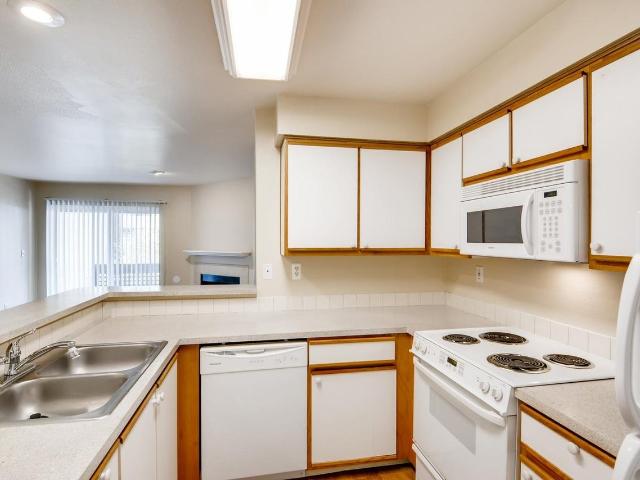 Stratford Apartments 1 Bedroom Apartment for Rent at 13925 Sw Allen Blvd, Beaverton, OR 97005 Central Beaverton