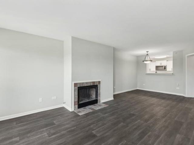 Stratford Green 2 Bedroom Apartment for Rent at 492 Vinings Dr, Bloomingdale, IL 60108