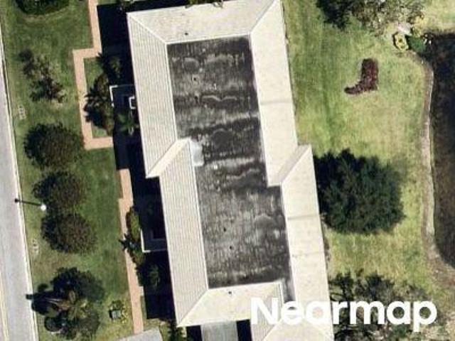 Stratford Dr E
