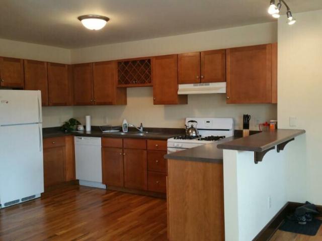 Stratford Flats 1 Bedroom Apartment for Rent at 1325 Grand Ave, St. Paul, MN 55105 Macalester Groveland
