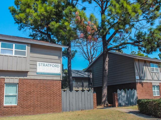 Stratford Square Apartments $300 Off Move In Costs!