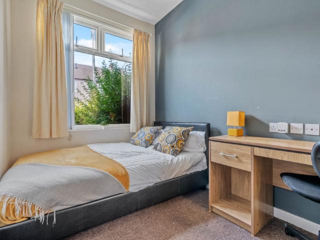 Stratford St, Coventry, CV2 4NJ