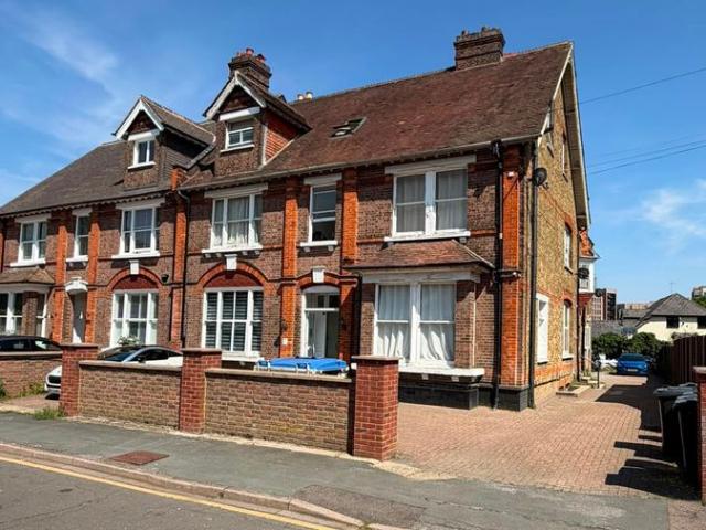 Stratford Road, Watford, Hertfordshire WD17, Room to rent, £850 pcm | PrimeLocation