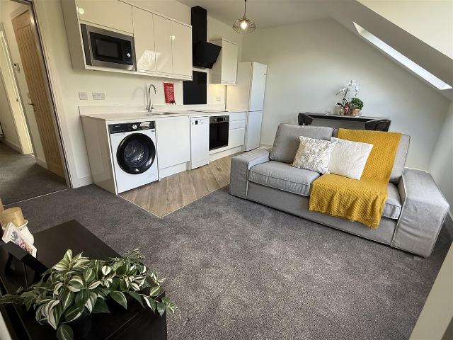 Stratford Road, West Bridgford NG2, 1 bed flat to rent, £925 pcm | PrimeLocation
