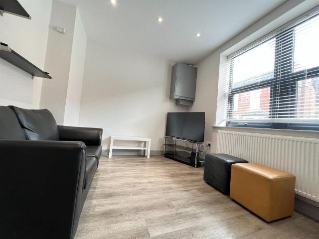 Stratford Road, West Bridgford NG2, 2 bed shared accommodation to rent, £1,040 pcm | PrimeLocation
