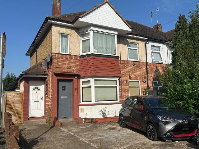 Stratford Road, Hayes UB4, 3 bed flat to rent, £2,200 pcm | PrimeLocation