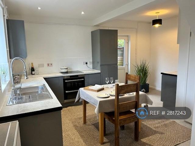 Stratford Road, Lighthorne Heath. 2 bed semi detached house to rent £1,195 pcm £276 pw