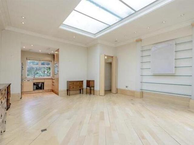Stratford Road, London, 2 Bedroom Flat