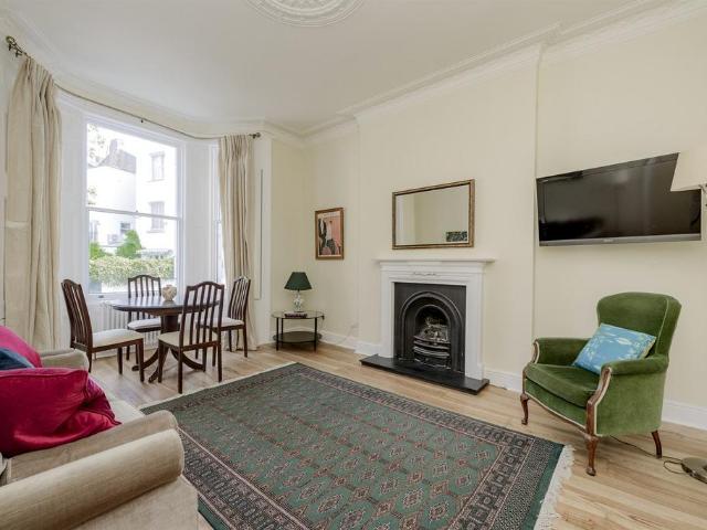 Stratford Road, London, W8 1 bed flat to rent £5,200 pcm £1,200 pw