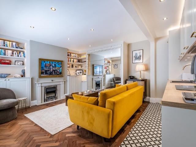 Stratford Road London W8 Studio to rent £3,000 pcm £692 pw