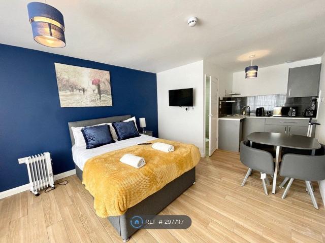 Stratford Road, Southall UB2, Studio to rent, £1,050 pcm | PrimeLocation
