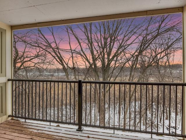Stratford Wood Studio Apartment for Rent at 18900 Stratford Rd, Minnetonka, MN 55345