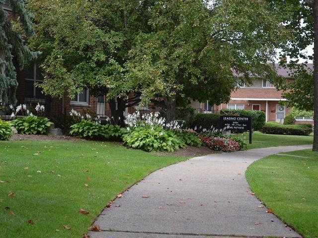 Stratford Villa Oak Park, MI 3 Bedroom Apartment for Rent at 21629 Stratford Ct, Oak Park, MI 48237