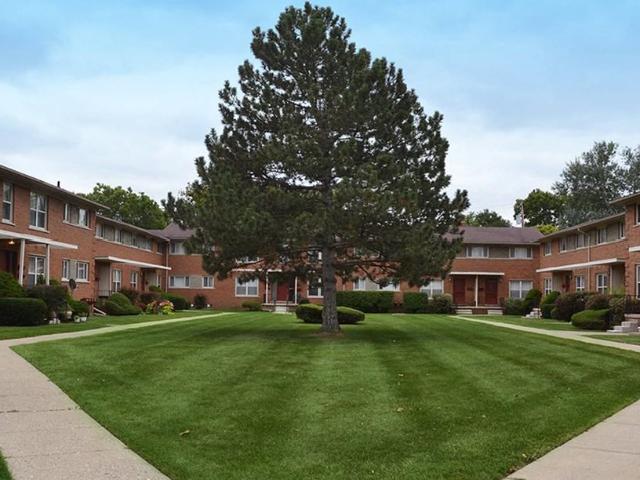 Stratford Villa Oak Park, MI 2 Bedroom Apartment for Rent at 21629 Stratford Ct, Oak Park, MI 48237