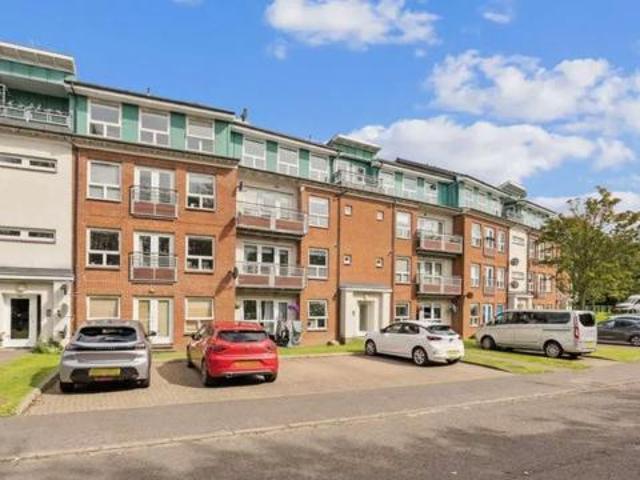 Strathblane Gardens, 2 Bedroom Flat