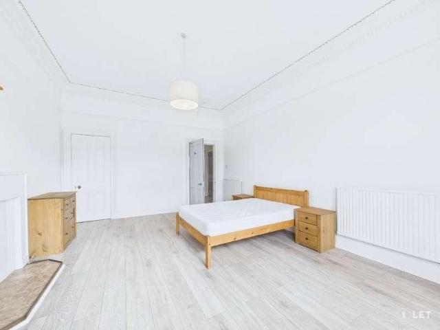 Strathearn Road, Grange, Edinburgh, EH9