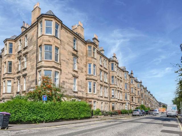 Strathearn Road, Marchmont, Edinburgh 4 bed flat to rent £2,500 pcm £577 pw