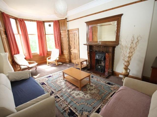 Strathearn Road, Marchmont, Edinburgh EH9, 3 bed flat to rent, £2,500 pcm | PrimeLocation