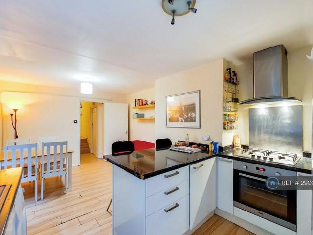 Strathlaven Road, London, SW2 2 bed flat to rent £2,320 pcm £535 pw