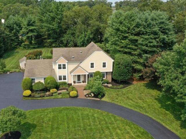 Strathmore Ct, Freehold, Home For Sale