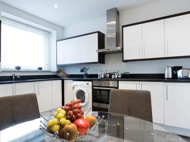Strathmore Court Mid Term NW8 4 bed flat to rent £14,560 pcm £3,360 pw