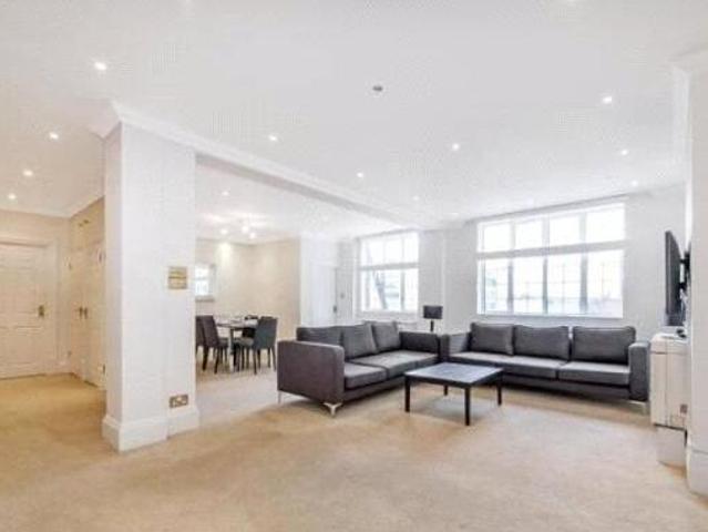 Strathmore Court, Park Road, 4 Bedroom Apartment