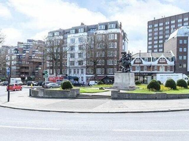 Strathmore Court, Park Road, 4 Bedroom Apartment