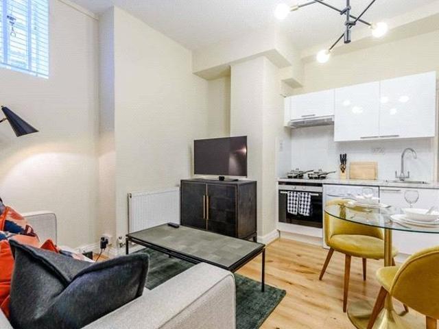 Strathmore Court, Park Road, St. 1 bed apartment to rent £2,600 pcm £600 pw