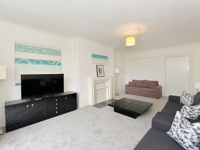 Strathmore Court, St John's Wood. 5 bed apartment to rent £8,732 pcm £2,015 pw