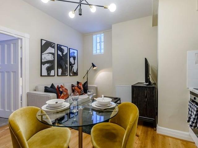 Strathmore Court, St John's Wood, London NW8, 1 bed flat to rent, £2,600 pcm | PrimeLocation
