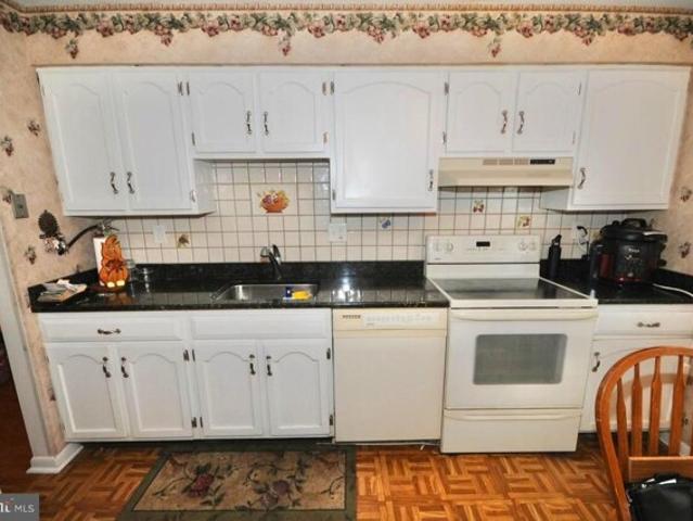 Strathmore Dr, Cherry Hill, Home For Sale