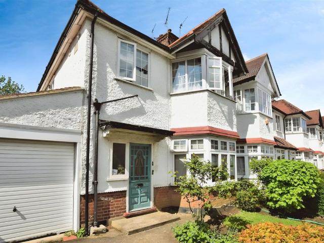 Strathmore Gardens, London N3, 1 bed flat to rent, £1,400 pcm | PrimeLocation
