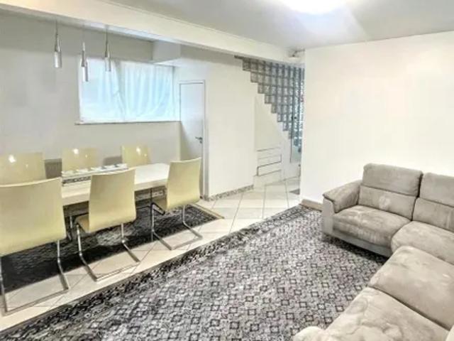Strathmore Gardens, London, HA8 5DS, United Kingdom | 4 bed duplex for rent #167080084 | Rentberry