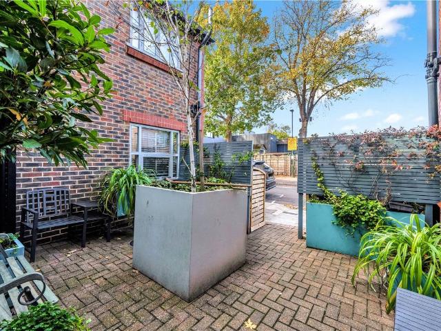 Strathmore Road, Teddington TW11, 2 bed flat to rent, £2,000 pcm | PrimeLocation