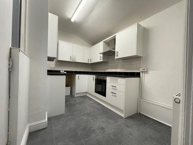 Strathmore View, Leeds LS9, 4 bed end terrace house to rent, £1,200 pcm | PrimeLocation