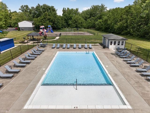 Stratton 2 Bedroom Apartment for Rent at 333 Whispering Brook Dr, Louisville, KY 40229