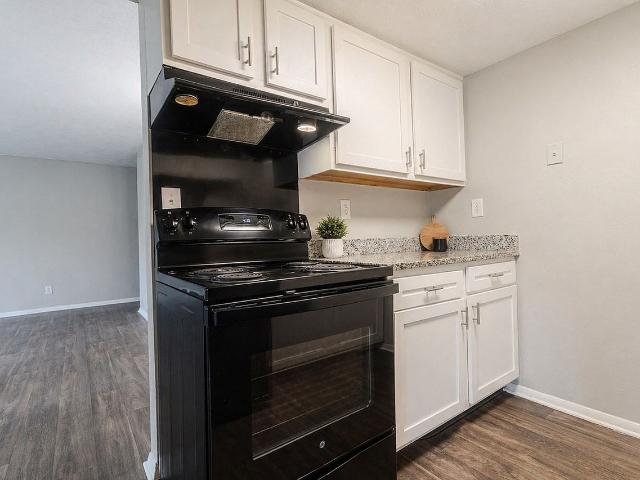 Stratton 2 Bedroom Apartment for Rent at 333 Whispering Brook Dr, Louisville, KY 40229