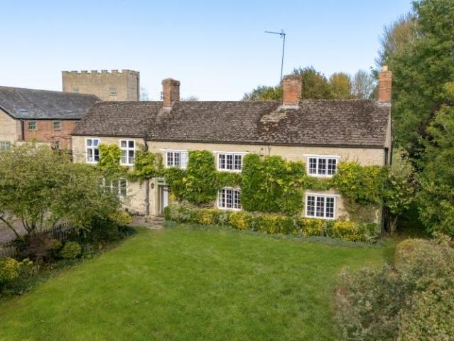 Stratton Audley 5 bed farm house to rent £3,500 pcm £808 pw