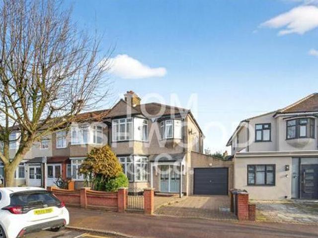 Stratton Drive, Leftley Estate, 3 Bedroom End