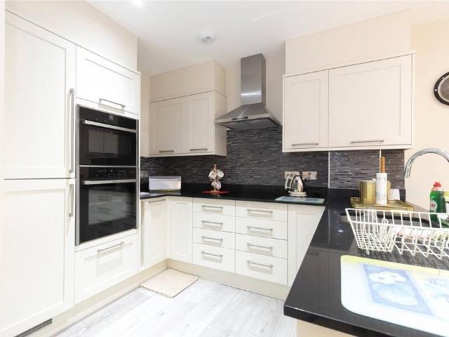 Stratton Place, Stratton. 1 bed apartment to rent £2,280 pcm £526 pw
