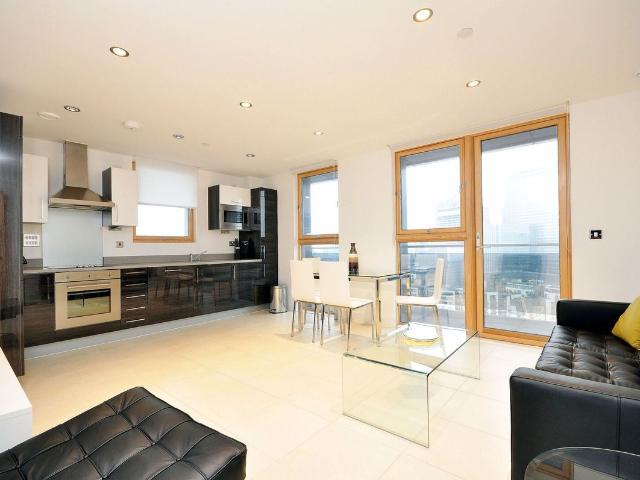 Streamlight Tower, Canary Wharf, London E14, 2 bed flat to rent, £2,579 pcm | PrimeLocation