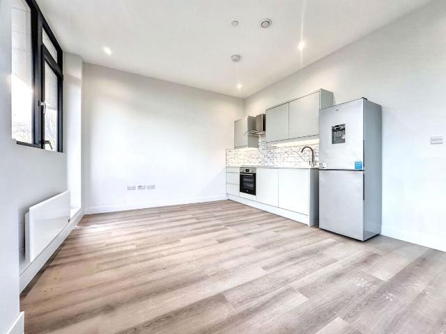 Streamside House, Cowley Business Park UB8, Studio to rent, £1,300 pcm | PrimeLocation