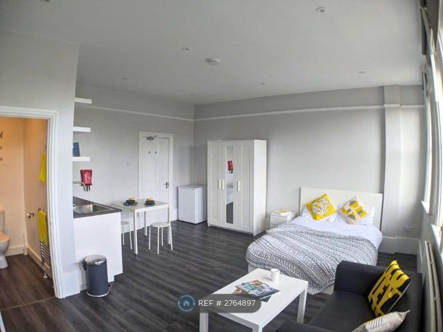 Streatham High Road, London SW16, Room to rent, £840 pcm | PrimeLocation