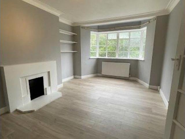 Streatham High Road, London SW16, 1 bed flat to rent, £1,650 pcm | PrimeLocation