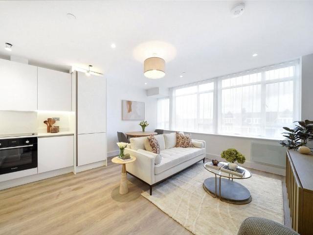 Streatham High Road, London SW16, 1 bed flat to rent, £1,650 pcm | PrimeLocation