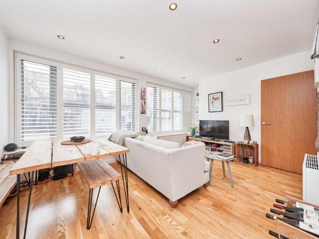 Streatham High Road, London SW16 1 bed flat to rent £1,750 pcm £404 pw