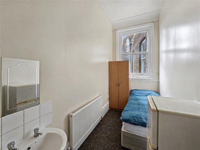 Streatham High Road, London SW16, 1 bed property to rent, £600 pcm | PrimeLocation